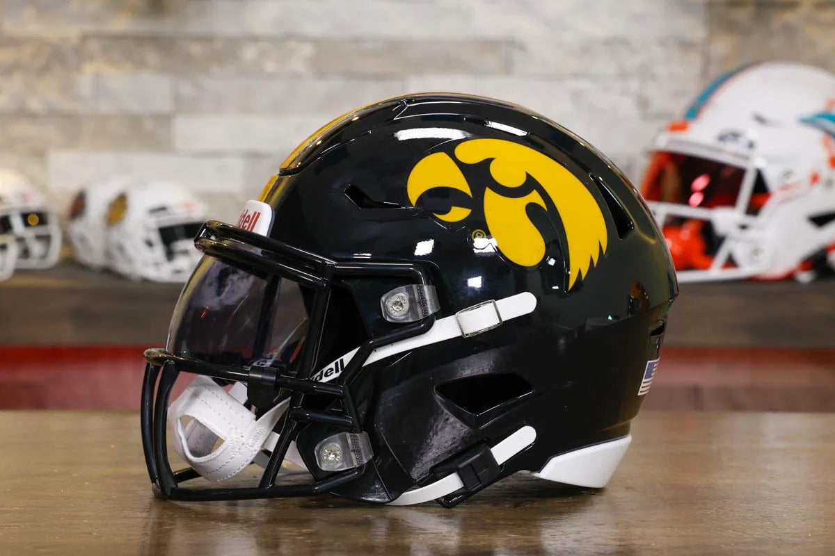 Iowa Hawkeyes Riddell SpeedFlex Mid-Size Helmet – Green Gridiron, Inc.