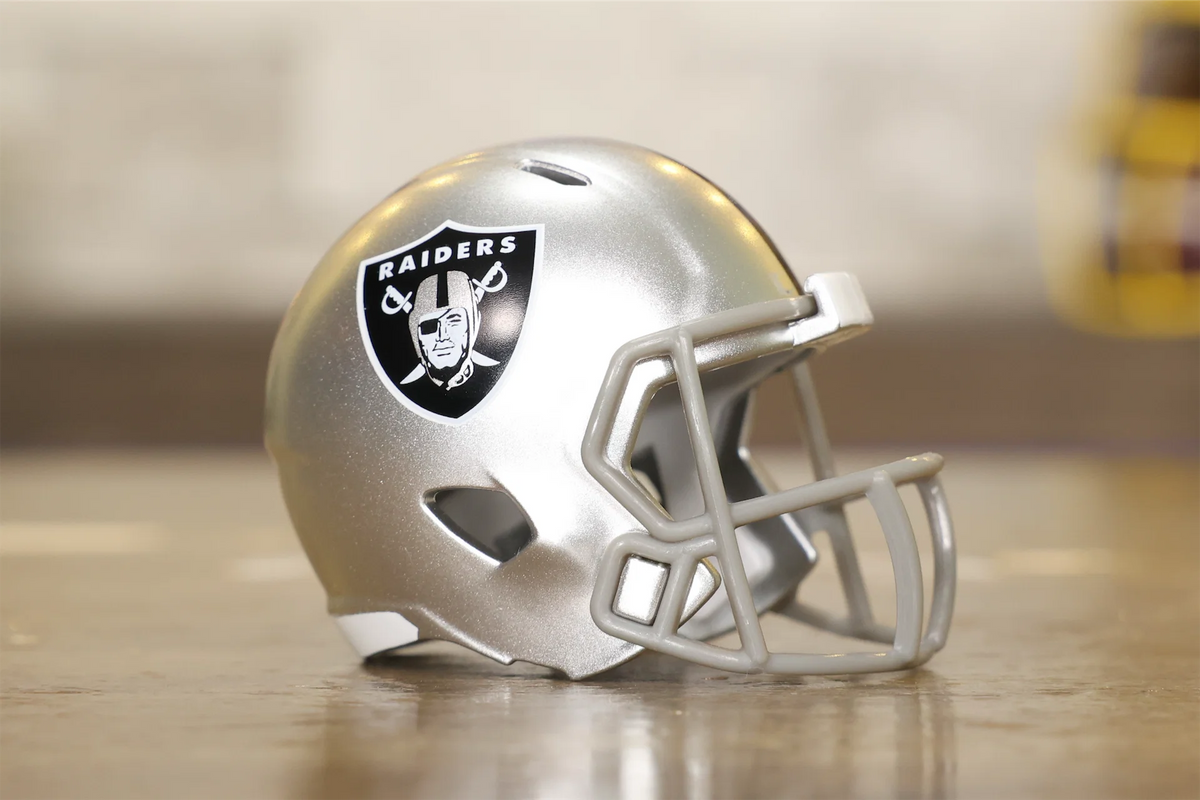 Las Vegas Raiders Riddell Speed Pocket Pro – Green Gridiron, Inc.