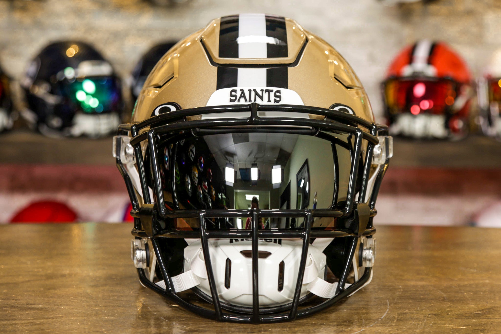 Helm Van New Orleans Saints The Commanders Acquire 4 Time Pro Bowl